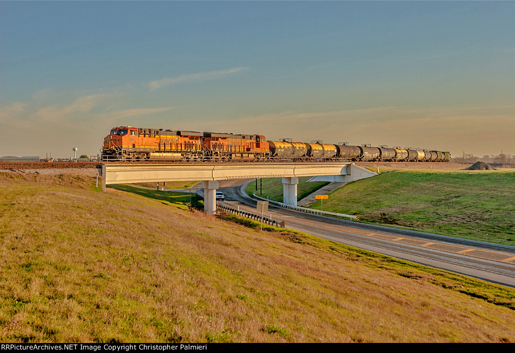 BNSF 6853 & BNSF 7118 Lead M-KCKALT1-26